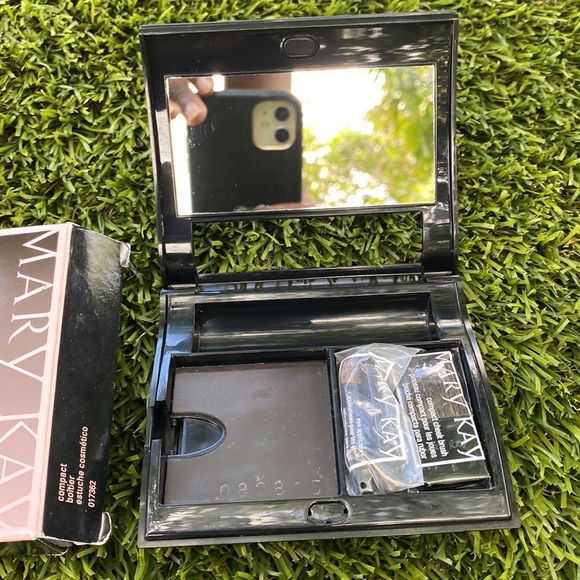 Mary Kay | Makeup | Mary Kay Refillable Magnetic Compact Boitier | Poshmark